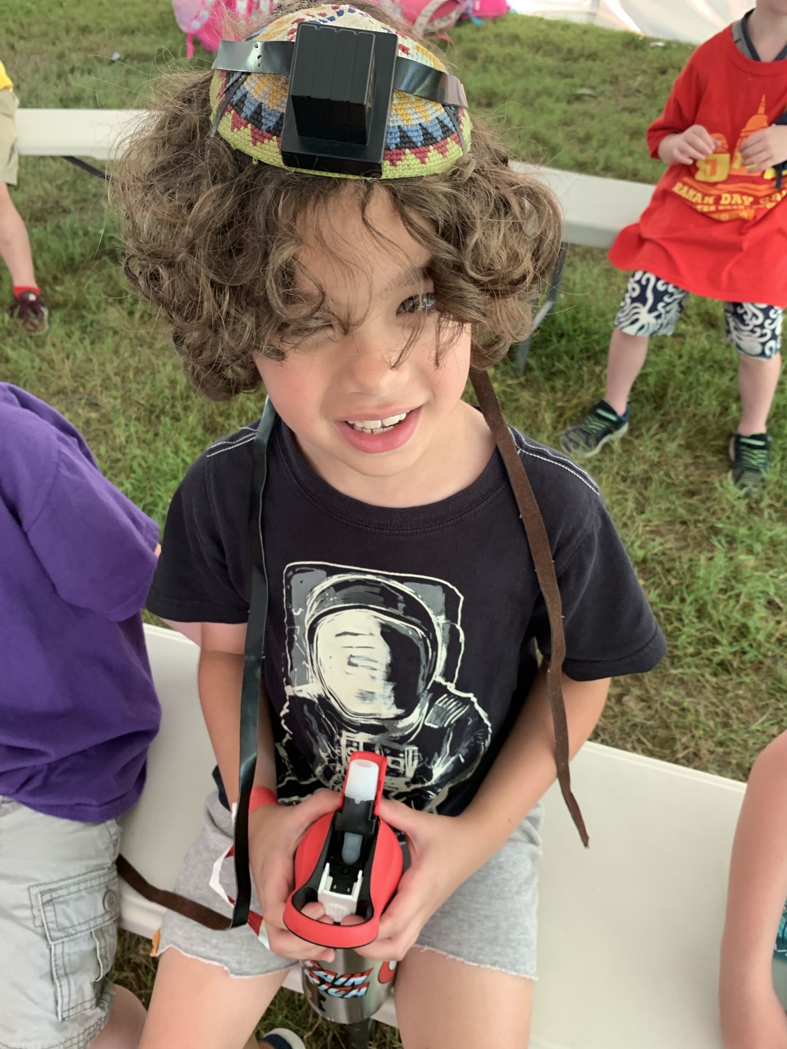 Anafim learns about Birkot HaShachar during Tefillah! - Ramah Day Camp